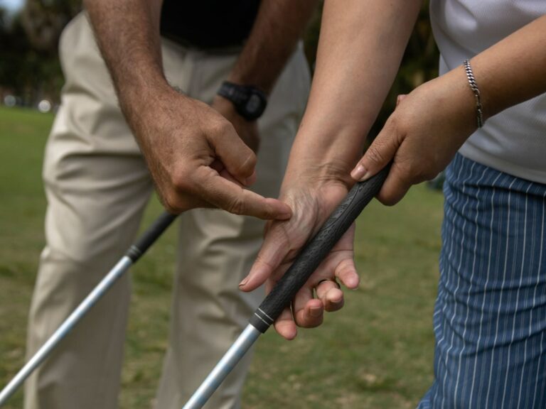 How Does A Weak Right-Hand Golf Grip Affect Your Game?